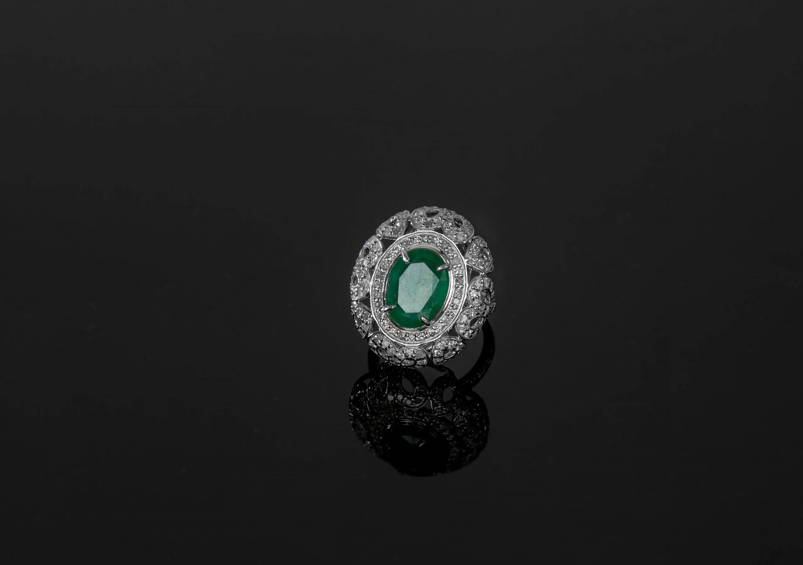 Emerald Enthrall Ring - Uni Fine Jewelry